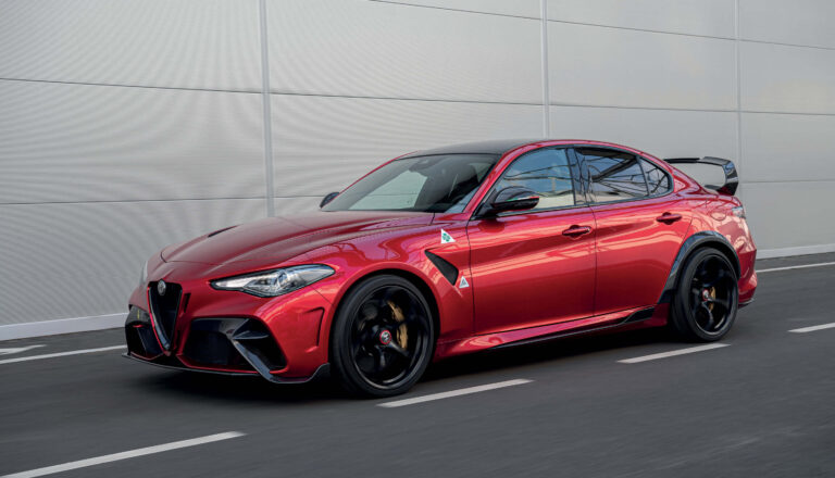 Alfa Romeo viert zijn 110e verjaardag in stijl - VIVACE Magazine