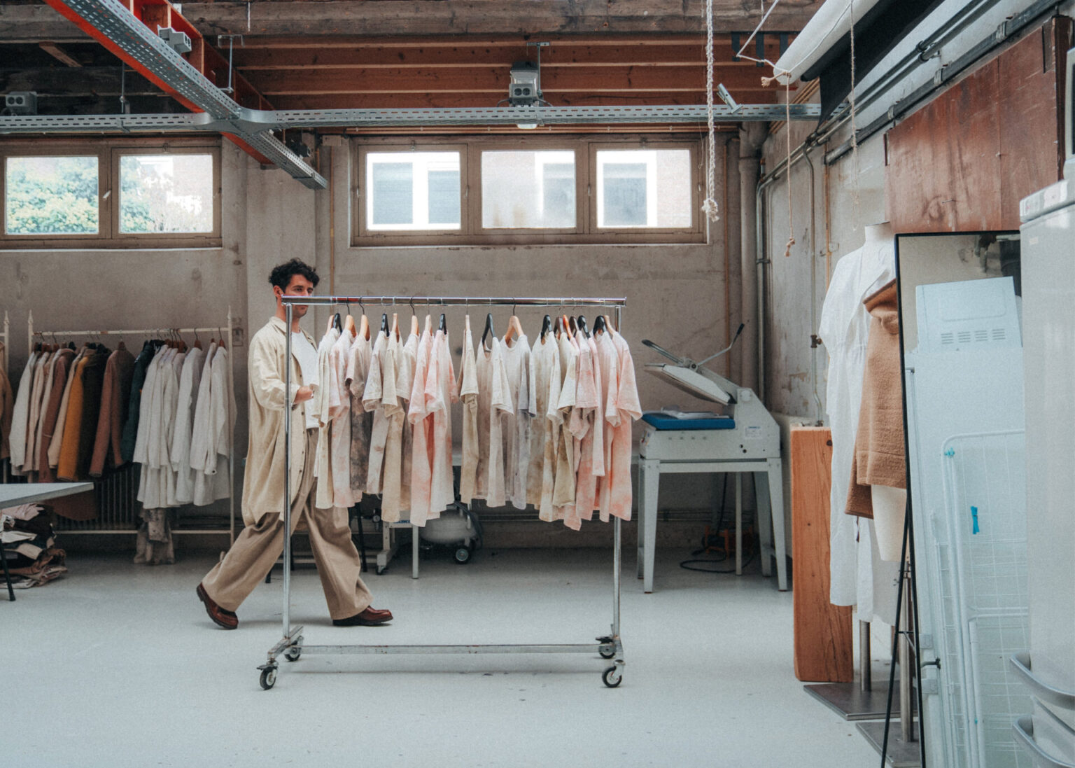 ‘De weg van mode­ontwerper Sjaak Hullekes’ - VIVACE Magazine